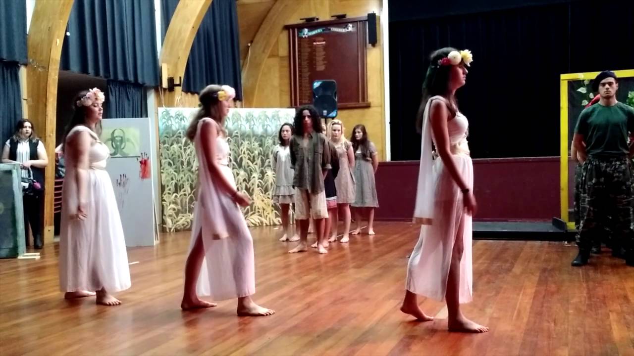 Makoura College Stage Challenge 2016 - YouTube