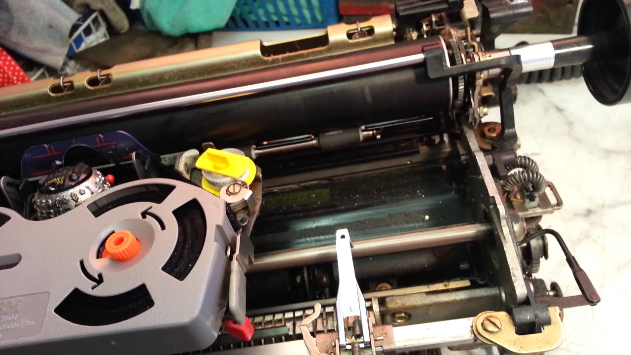IBM Selectric Typewriter Index Roller Replaced - YouTube