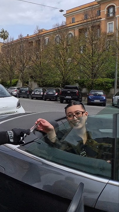 lei sorride, la mamma approva... il papà un'po meno 🤣😅 #pikachubiker #reaction #innamorato - YouTube