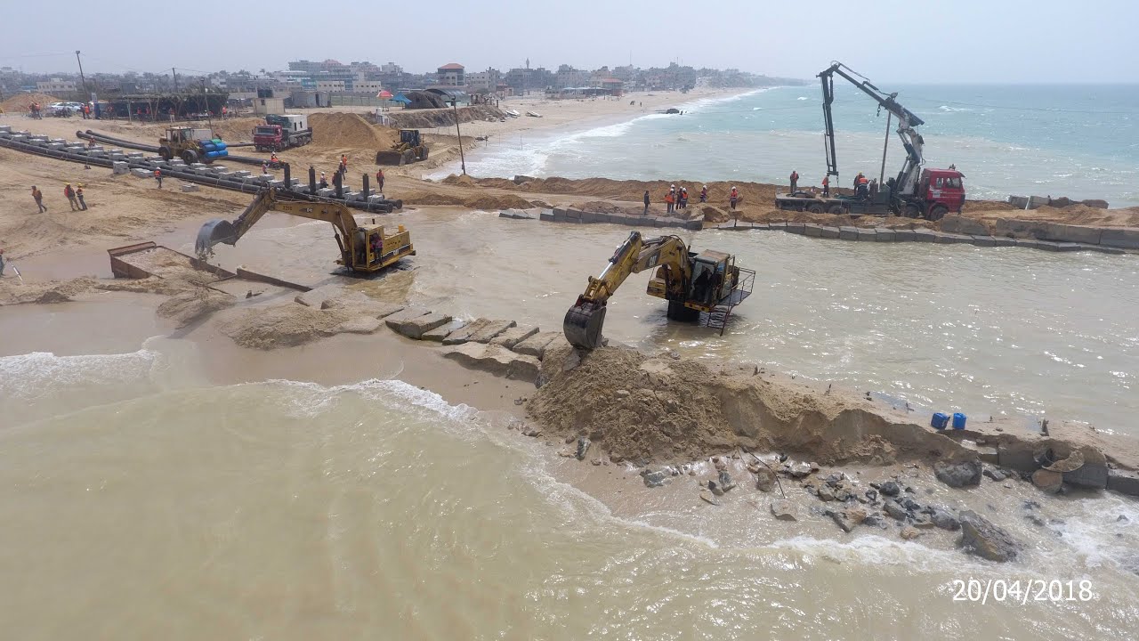 Middle Area Desalination Expansion Plant-Brine line installation - YouTube