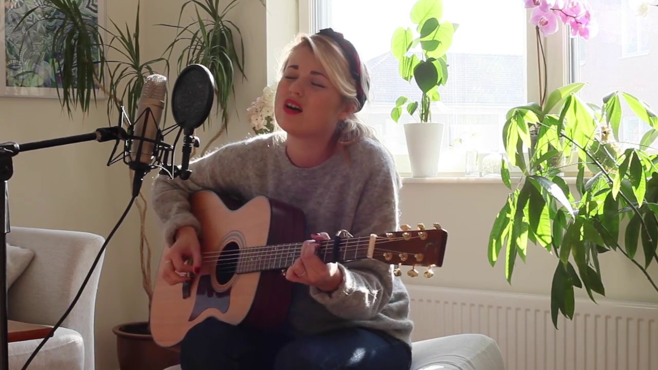 Josefin Danielsson: "Snälla Kom Nära" | Live Session - YouTube
