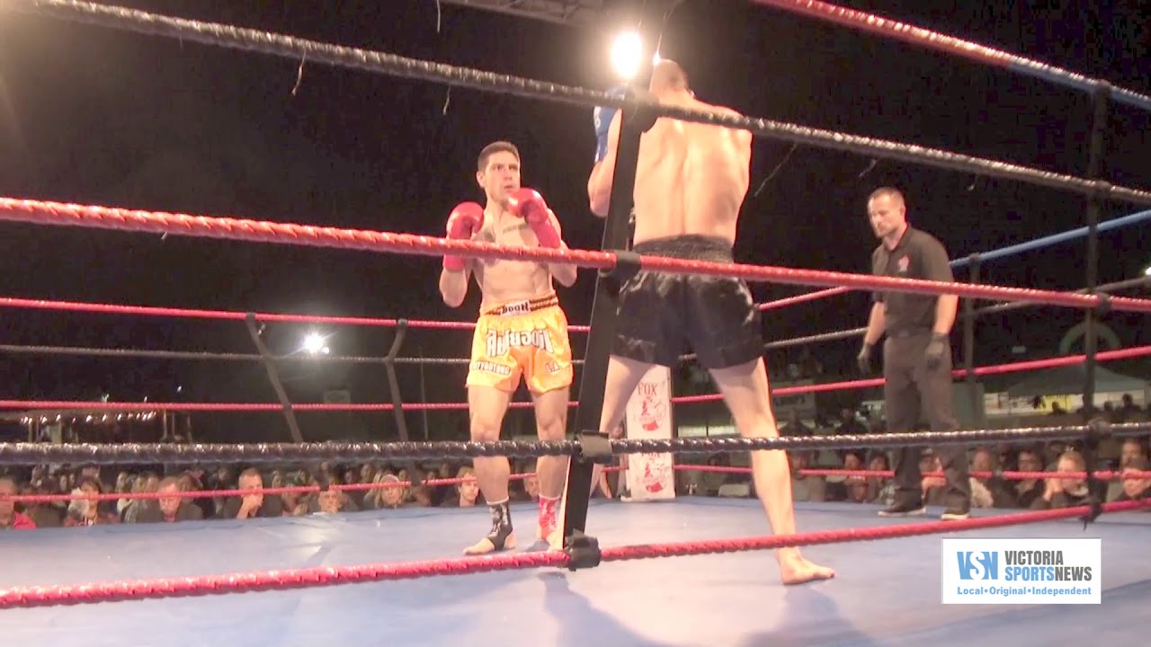Osvaldo Venegas vs Greg Lamothe - IFK North American title - YouTube