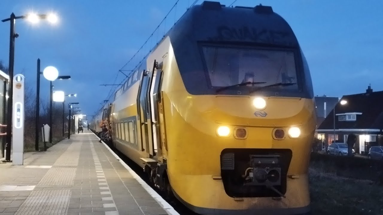 Geel Front Virm 9593 + Groene Virm 9556 Vertrekken Van Bovenkarspel ...