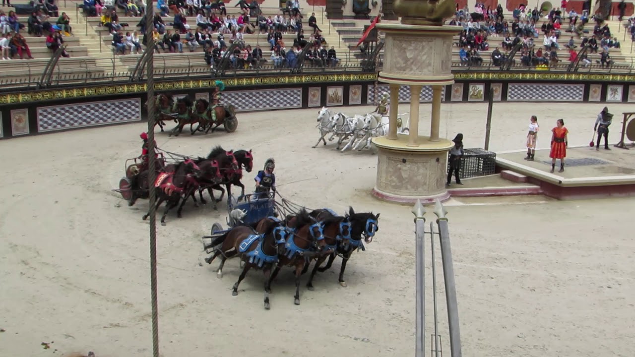 La Course de Chars - Le Signe du Triomphe - Puy du Fou 2020 - YouTube