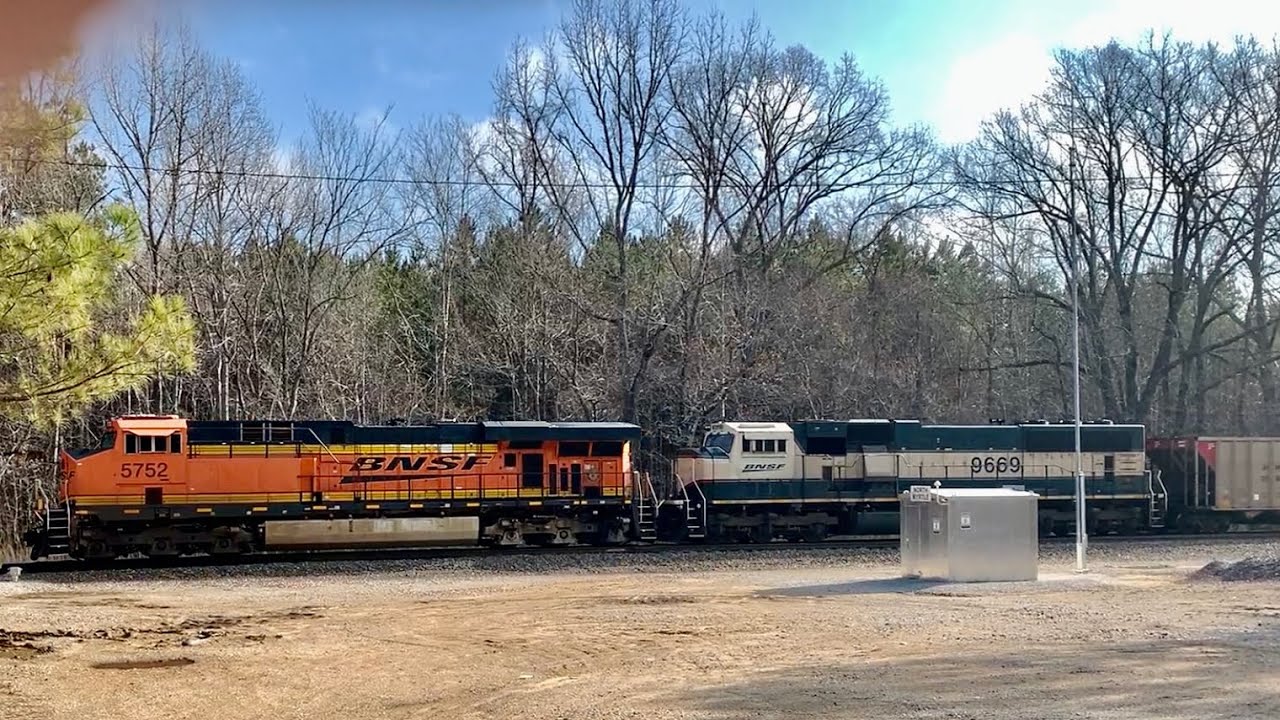 12- Bnsf Coal Train 5752 - YouTube