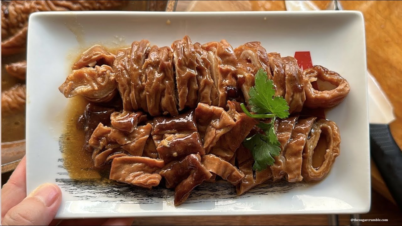 My Healthy Braised Pork Intestines 卤大肠 | TheSugarCrumble - YouTube
