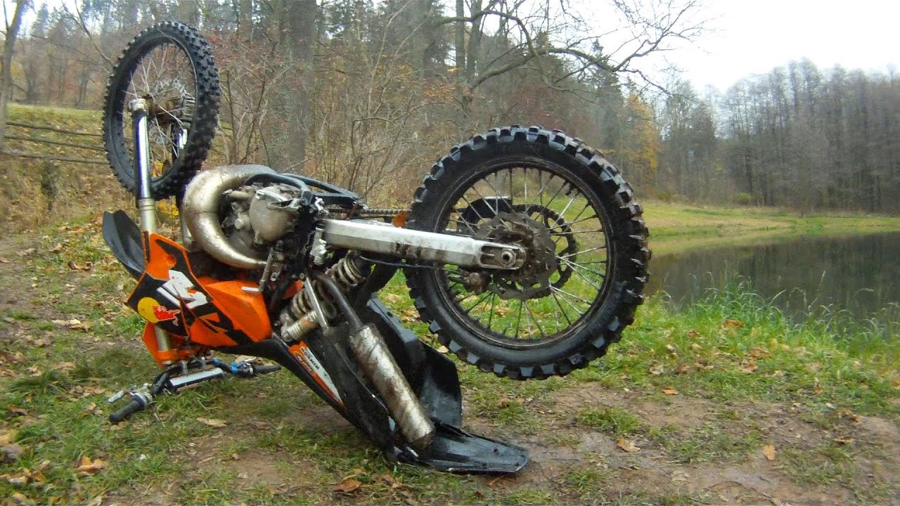 KTM EXC 200 Jump to the water SIWY - YouTube