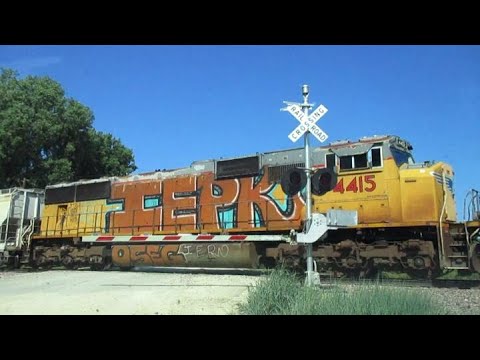 UP 4268 North MNPAL Filmed At North Kasper Siding 3rd Unit UP 4415 Grafitti (7-9-2023) - YouTube