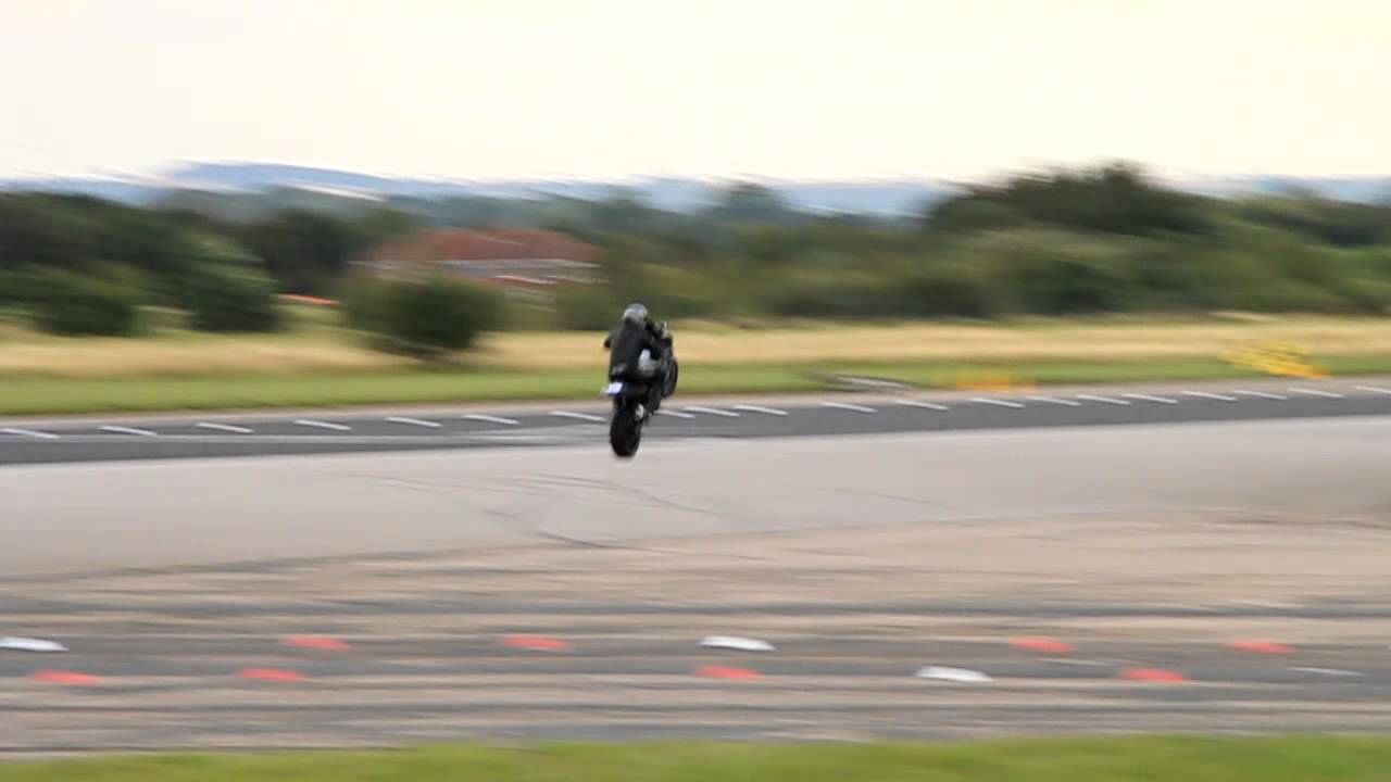 worlds fastest wheelie comp elvington 2011 wheelieboy136 - YouTube