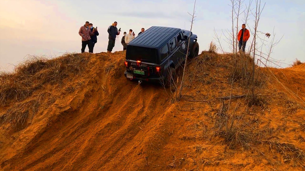 Jeep Wangler vs Tank 300 is a very attractive power match | Jeep Team ...