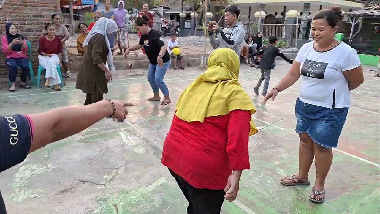 Lomba Estafet terong ibu ibu lucu - YouTube