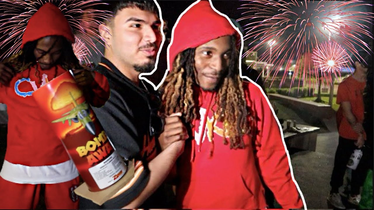 Popping New Years Fireworks with JanHvpe! - YouTube