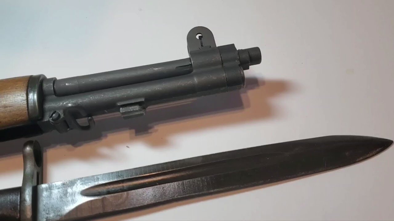 WW 2 U.S. M1 A.F.H. Bayonet with M7 sheath - YouTube