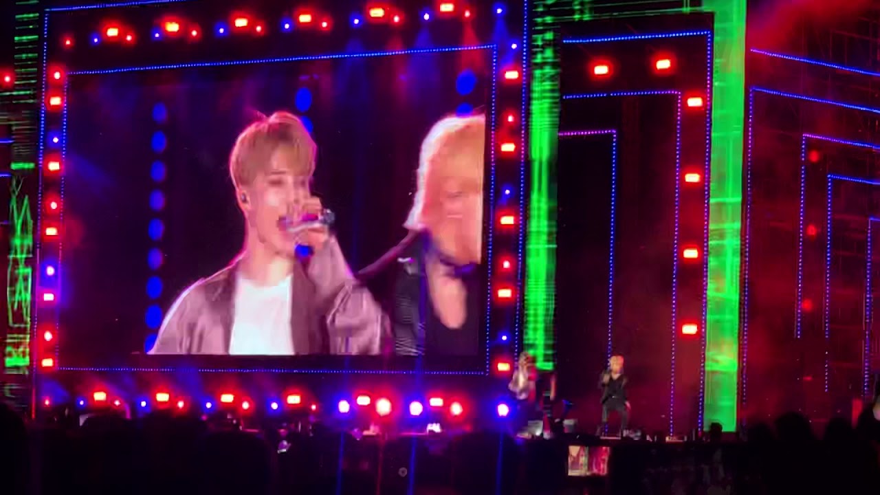 180622 BTS “MIC Drop Remix” fancam LOTTE Family Concert - YouTube