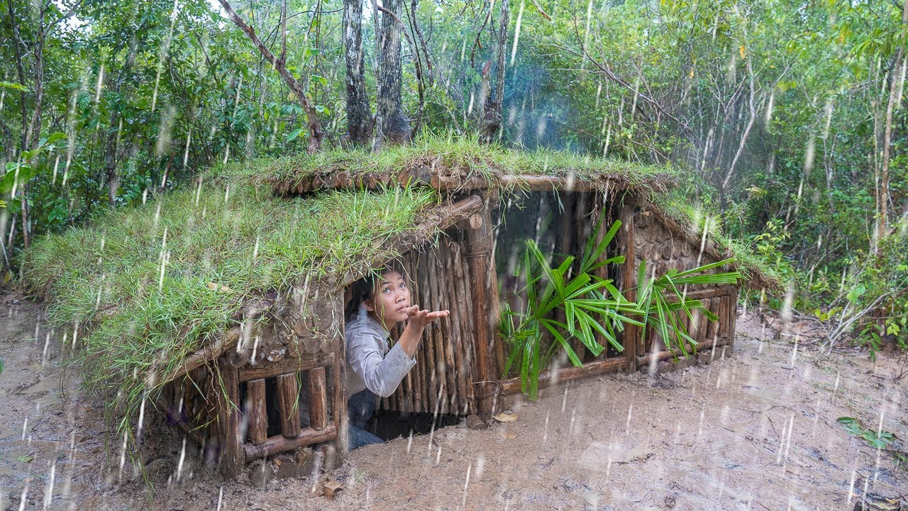 Girl Build Dugout Underground Shelter in Rainforest, Girl Living Off ...