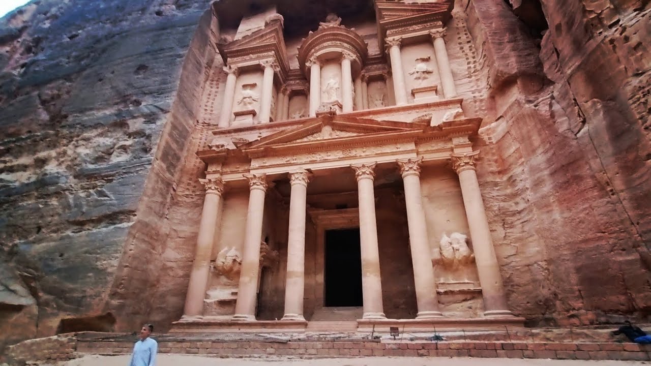 WELCOME TO PETRA!!! - jordan 🇯🇴 petra - YouTube