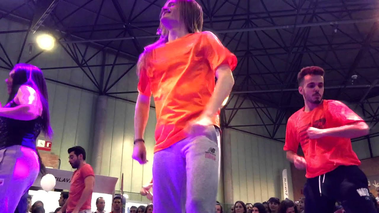 ON Dance Studios - New Balance Maratón Sevilla 2016 - YouTube