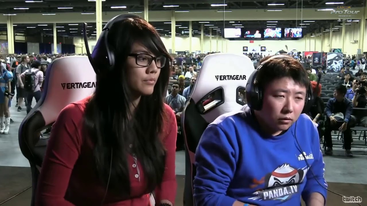 EVO 2017 SFV - MAHREEN (Laura) vs JIEWA (Akuma) - YouTube