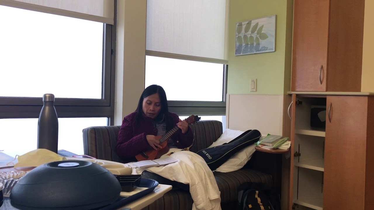 Singing at the hospital 2019 - YouTube