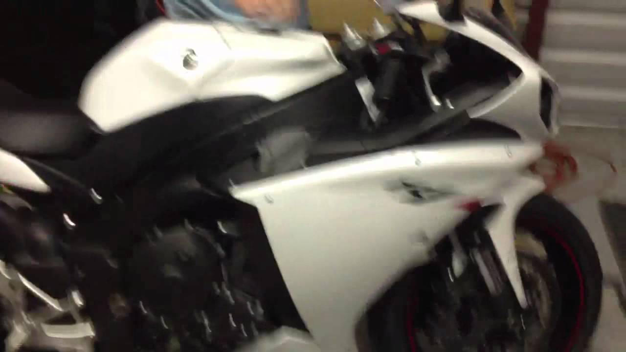 LED Underglow R1 dual color red and white - YouTube