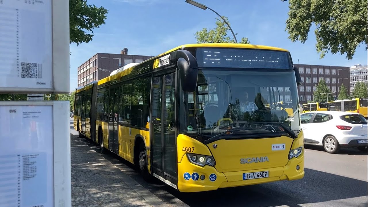 Busverkehr Berlin - Scania Citywide LFA beim Halt in Hertzallee Linie ...
