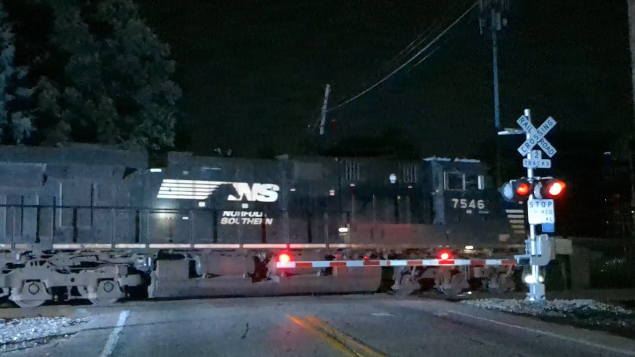 NS ET44AC #3612 & ES44DC #7546 (RDPU) WB @ Romulus w/ NS 189 | 8/24/24 ...