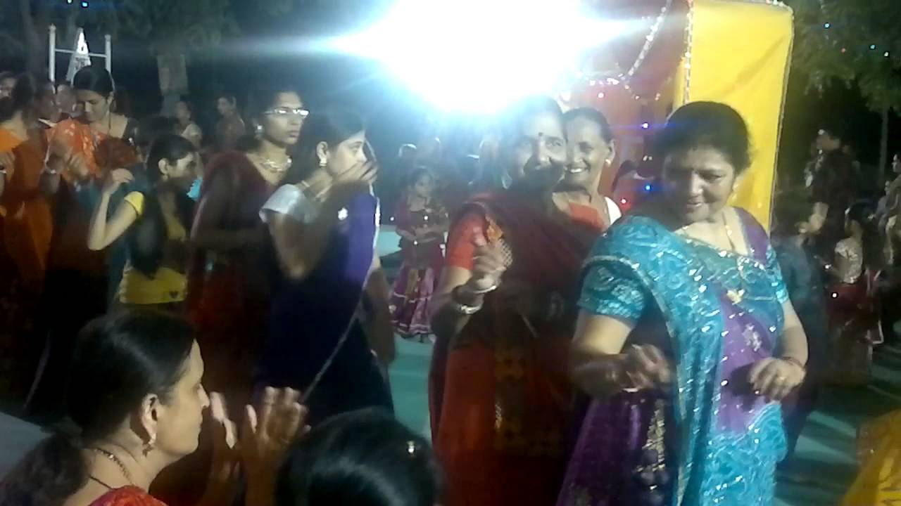 geri road gotri garba - YouTube