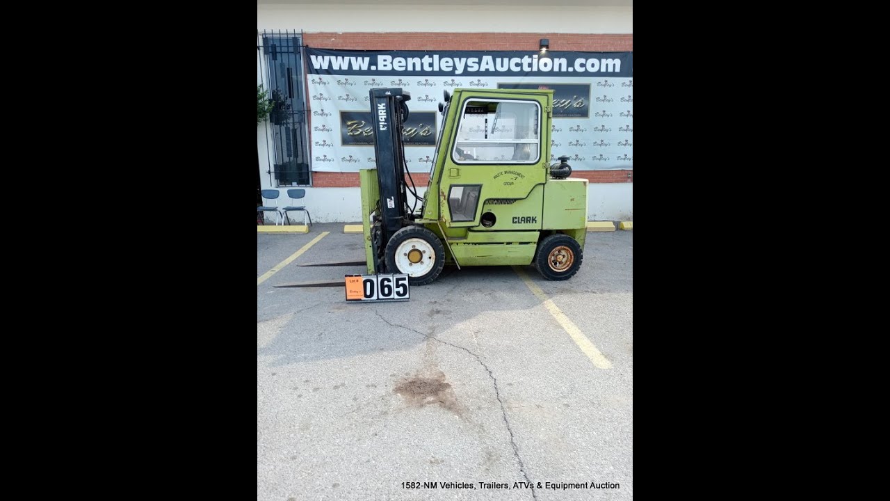 #65 - CLARK DPS 301 FORKLIFT, CP138I-0086-6816FA, 2,449 HOURS - YouTube