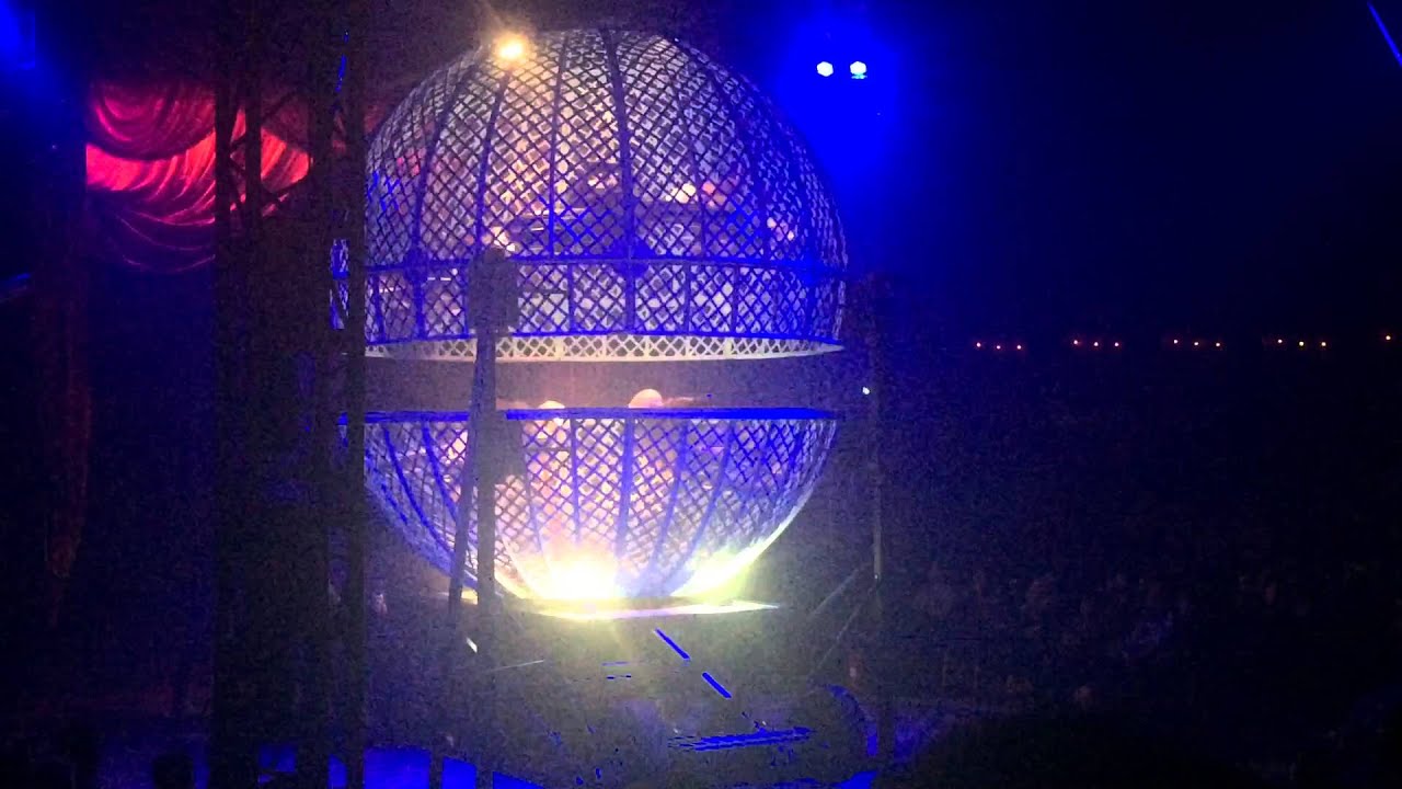 Winter Wonderland - Circus (Hyde Park, London - 18th December 2015 ...
