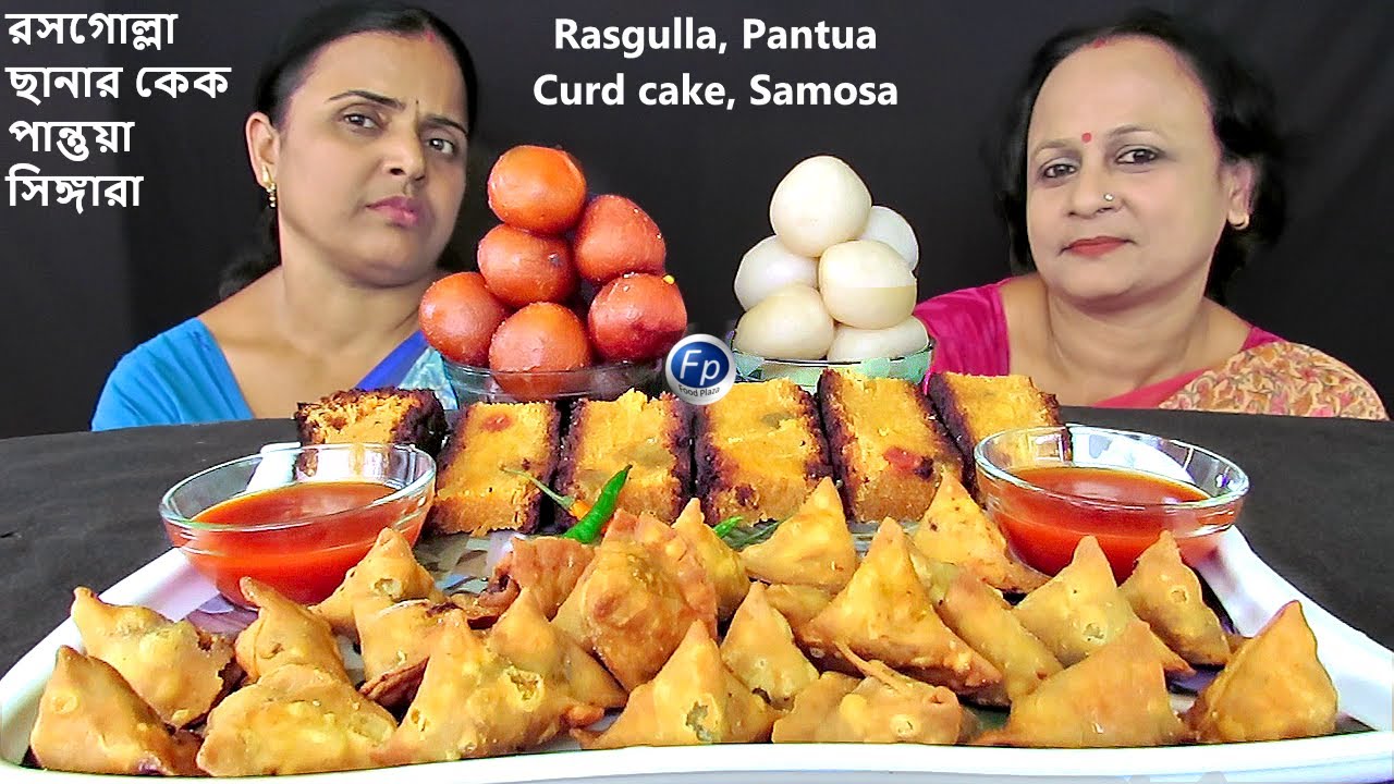 SAMOSA EATING BENGALI TASTY SNACKS FOOD | INDIAN DESSERTS RASGULLA ...