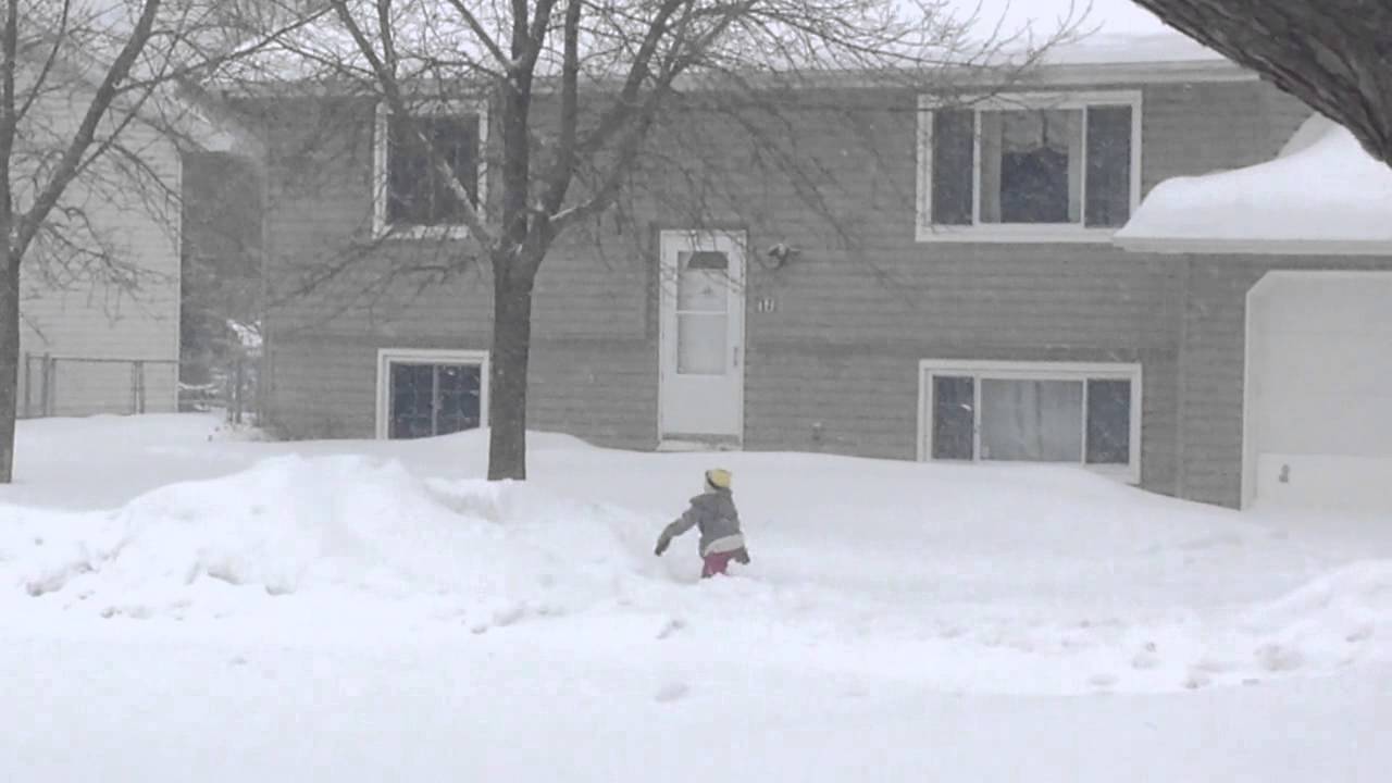 Aimee Lu playing in the snow - YouTube