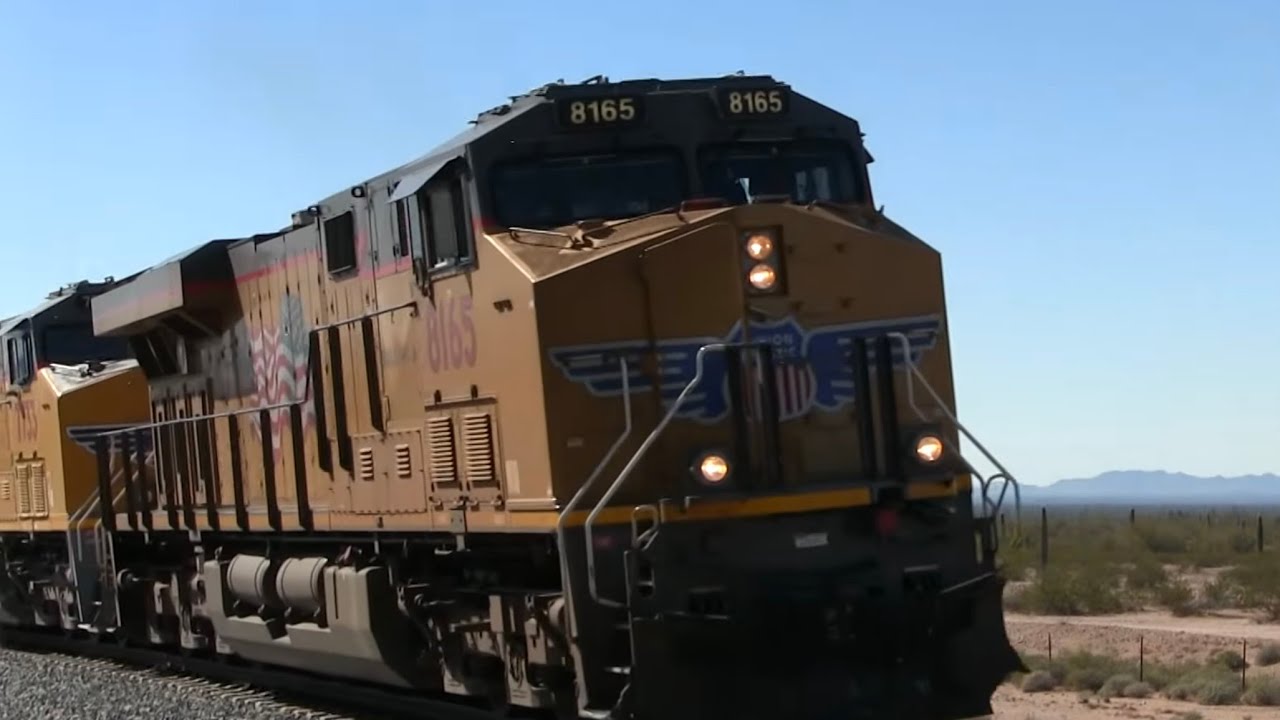 Union Pacific 8165 East Climbing Through The Curve West Of Shawmut, AZ ...