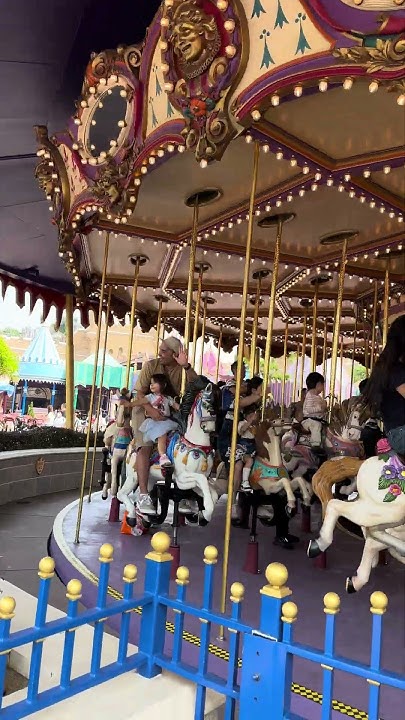 Cinderella Carousel | Hong Kong Disneyland rides | 旋轉木馬 #hongkongdisneyland #香港迪士尼樂園 #香港ディズニーランド ...