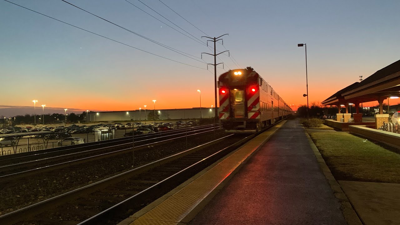 Evening Route 59 (Naperville, IL) Train Station Railfanning (2/7/23 ...