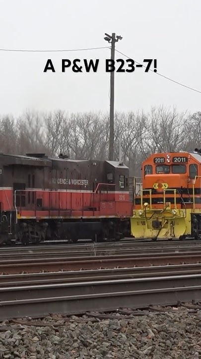 A P&W B23-7 switching Hartford Yard. #railfanning #railroad #train - YouTube