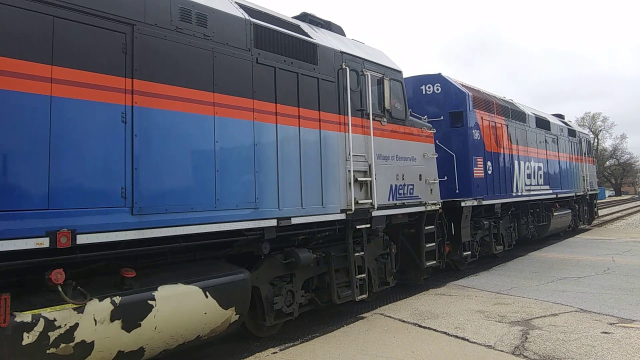 SW service Double engine Inbound Oaklawn Metra - YouTube