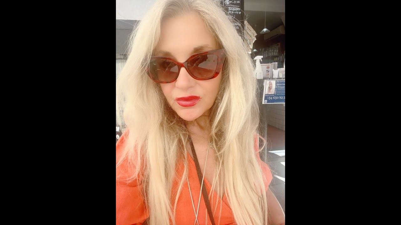 Dr Maria Harriet Stack sings Help Me Make It Through The Night with ...