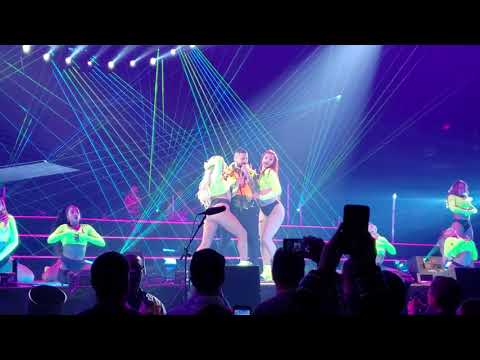 Maluma - Vente Pa Ca ( Live  2019)