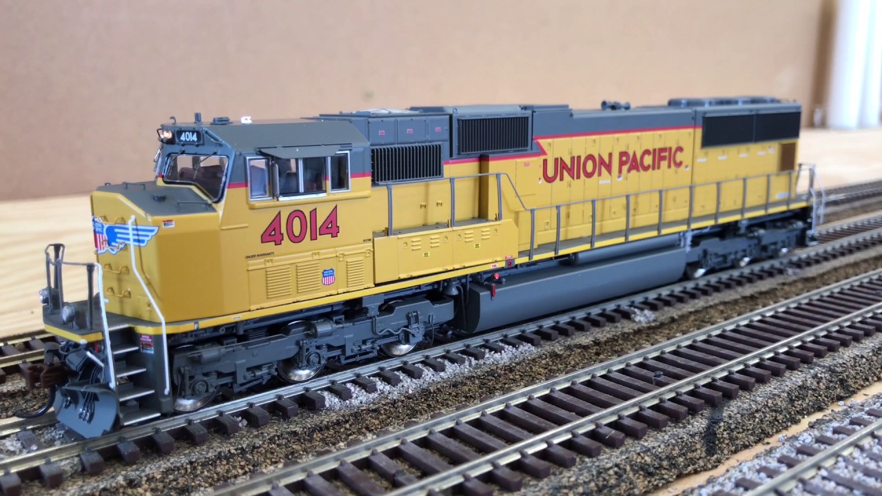 4K Review! Athearn Genesis SD70M w/ Phase II Cab & 4014 (Tsunami 2 ...