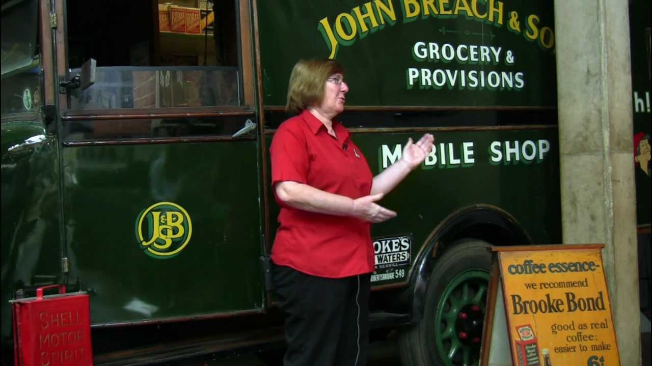1933 Morris Mobile Grocery Shop at the National Motor Museum, Beaulieu ...