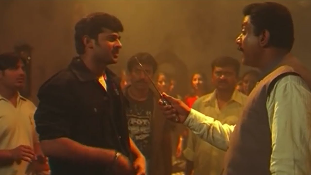 Prabhas Ultimate Fight Scene || Raghavendra Movie || Shalimar Cinema ...