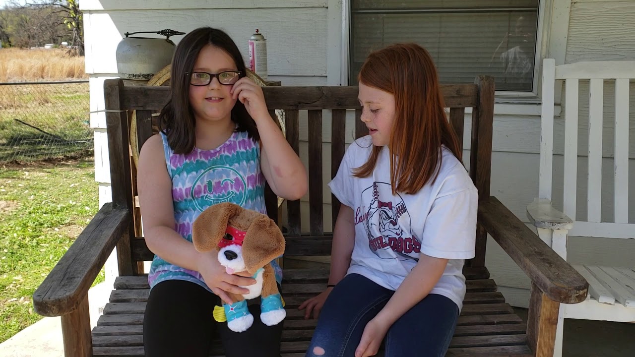 Two girls review Fur-Real Barking Beagle - YouTube