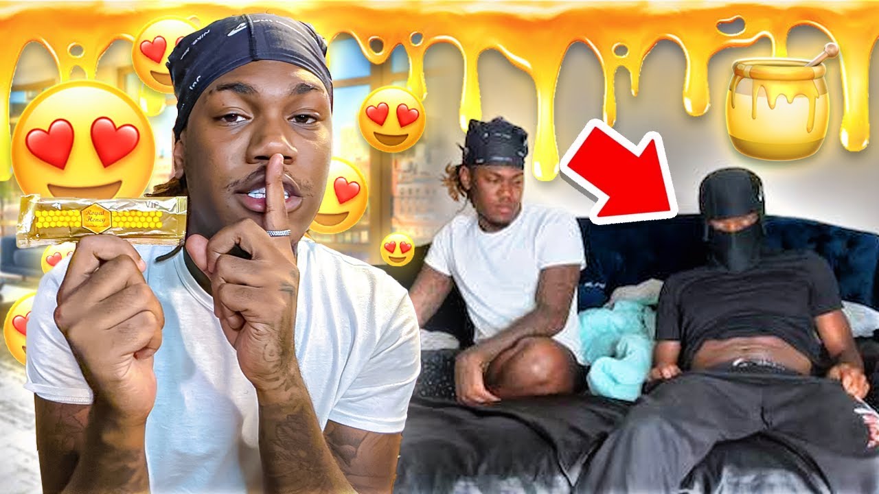 HONEY PACK PRANK ON STRAIGHT FRIEND 👀 ! UNEXPECTED REACTION 😱 ...