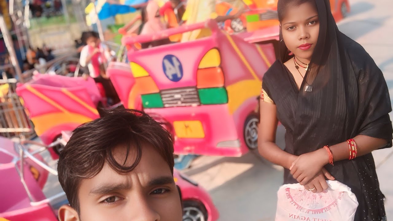 Sarabjit. real life blog लाइव है! खेसारी लाल स्टेज से बिहार - YouTube