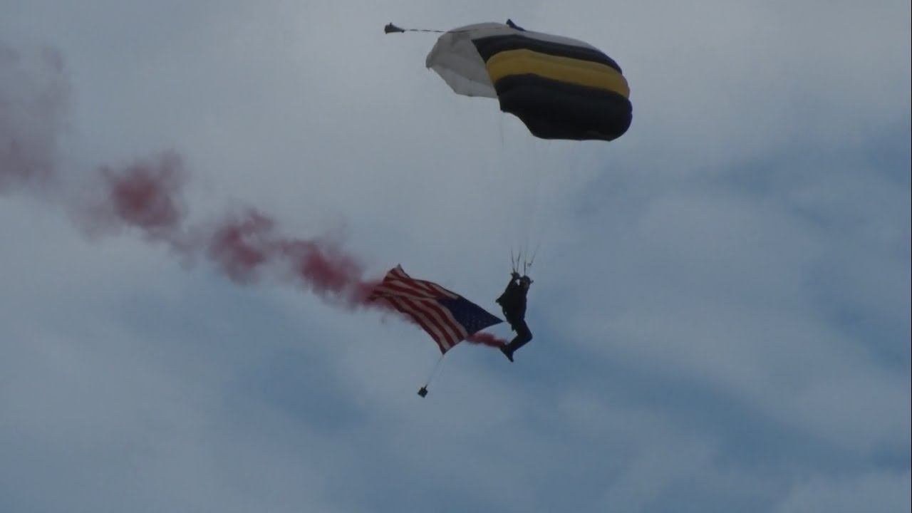 2017 New York Air Show - Michael Wiskus - YouTube