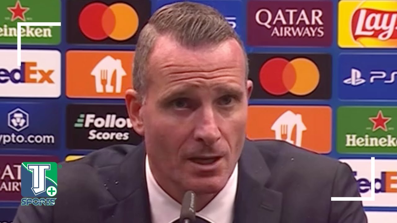 Nicky Hayen spreekt na de overwinning van Club Brugge op Aston Villa in ...