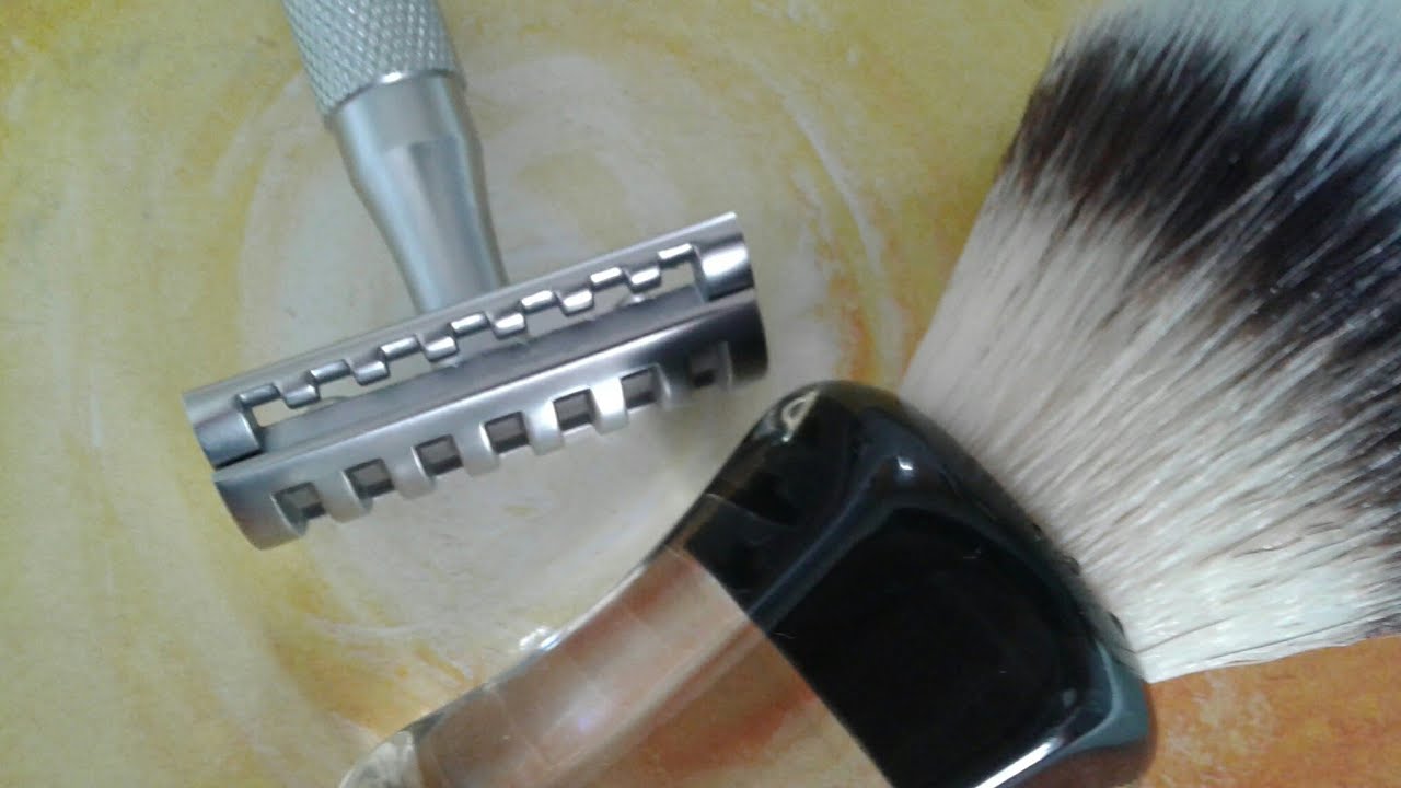 A Yaqibrush Shave #1 - The Grill (aka Knights Helmet) and The Robin ...