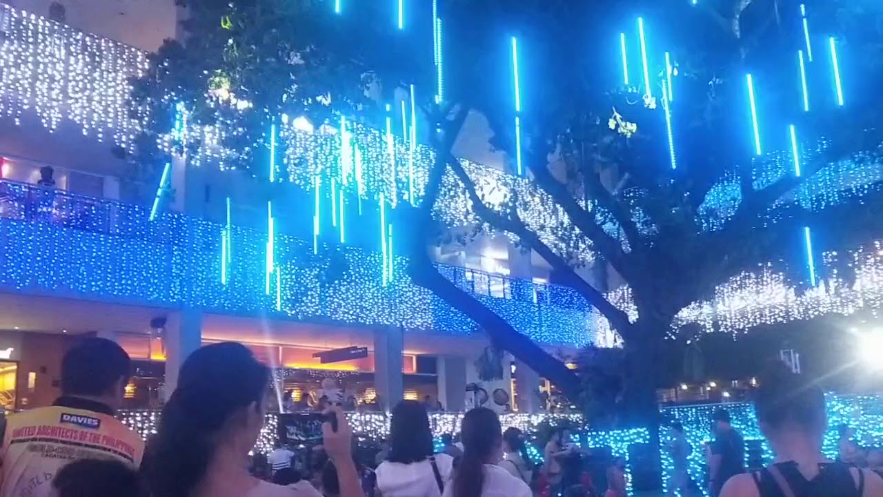 CdO Ayala lightshow - YouTube