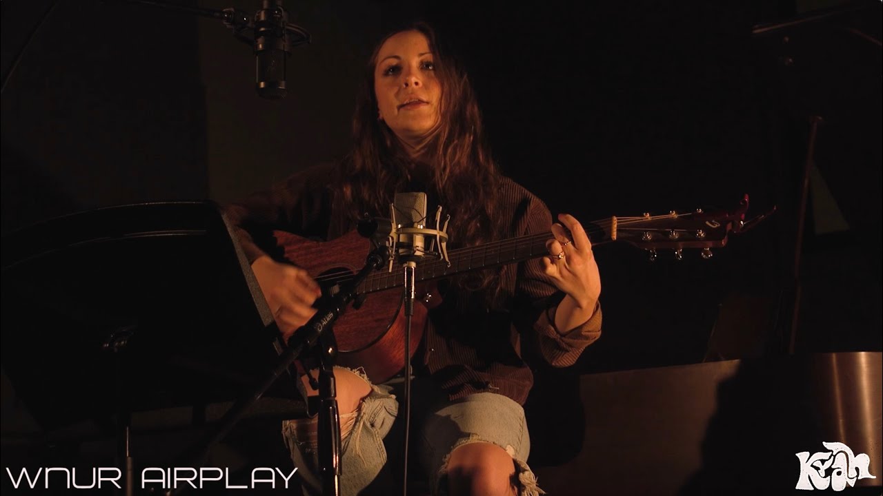 Kyah Bratz : A WNUR Airplay Performance - YouTube