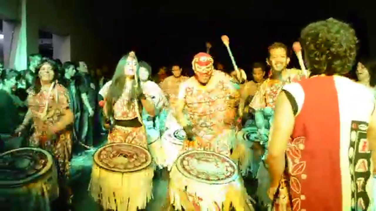 Batala Mexico en el festival Latinoamérica 360 - YouTube